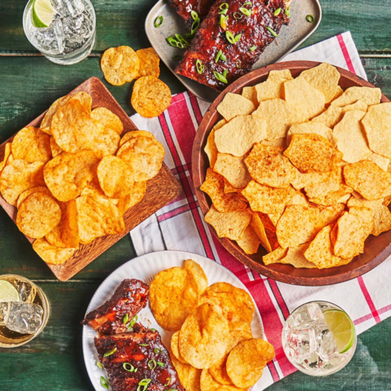 Lay's Potato Chips Lightly Salted Bar-B-Q 235 g - Voilà Online ...
